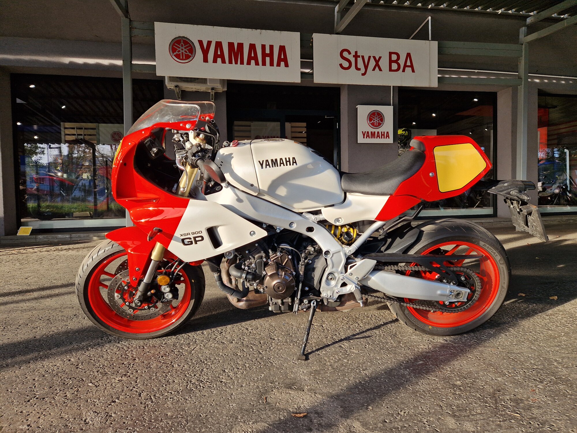 YAMAHA XSR 900 GP Legend Red DEMO | Styx.sk
