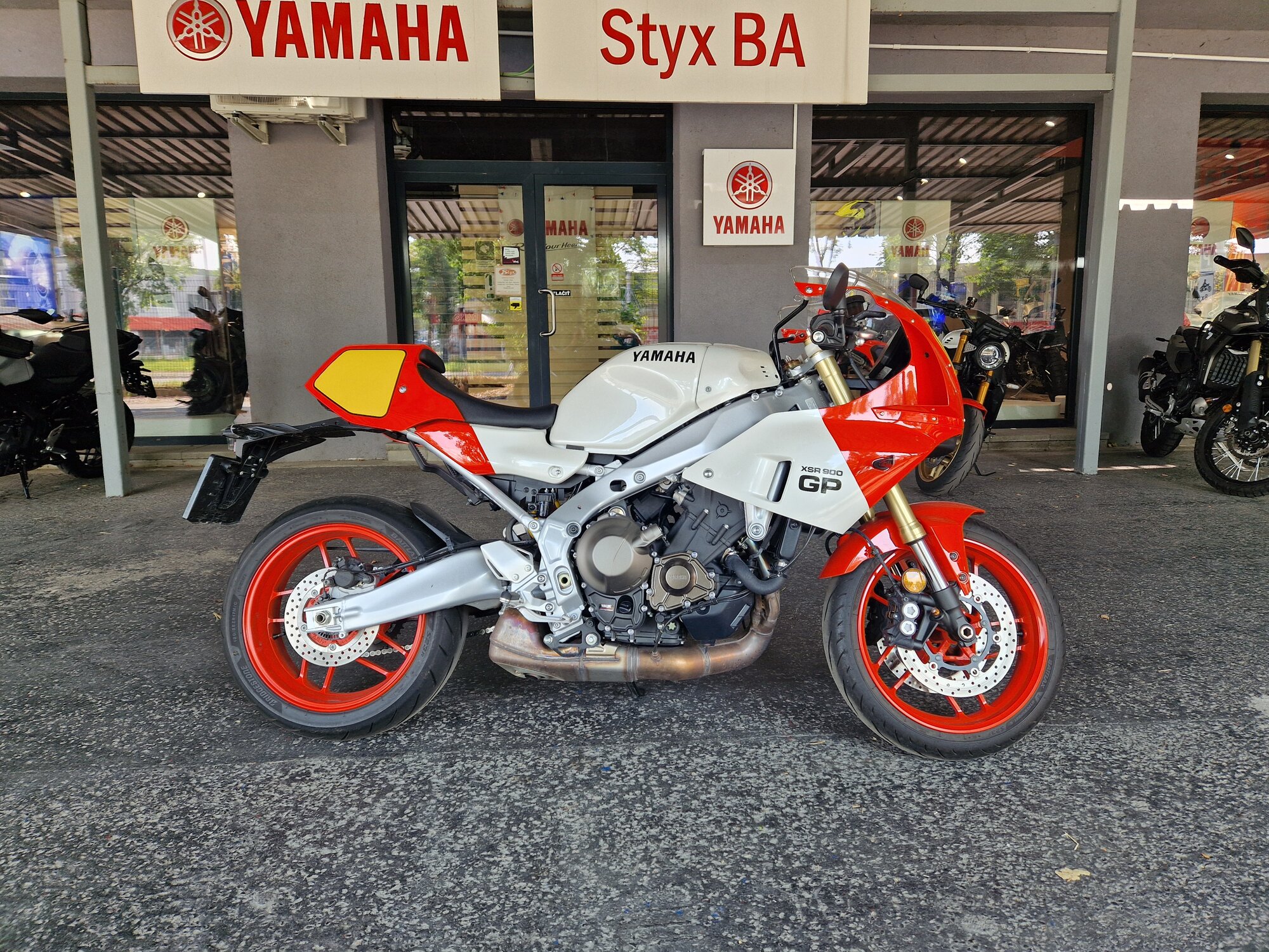 YAMAHA XSR 900 GP Legend Red DEMO | Styx.sk