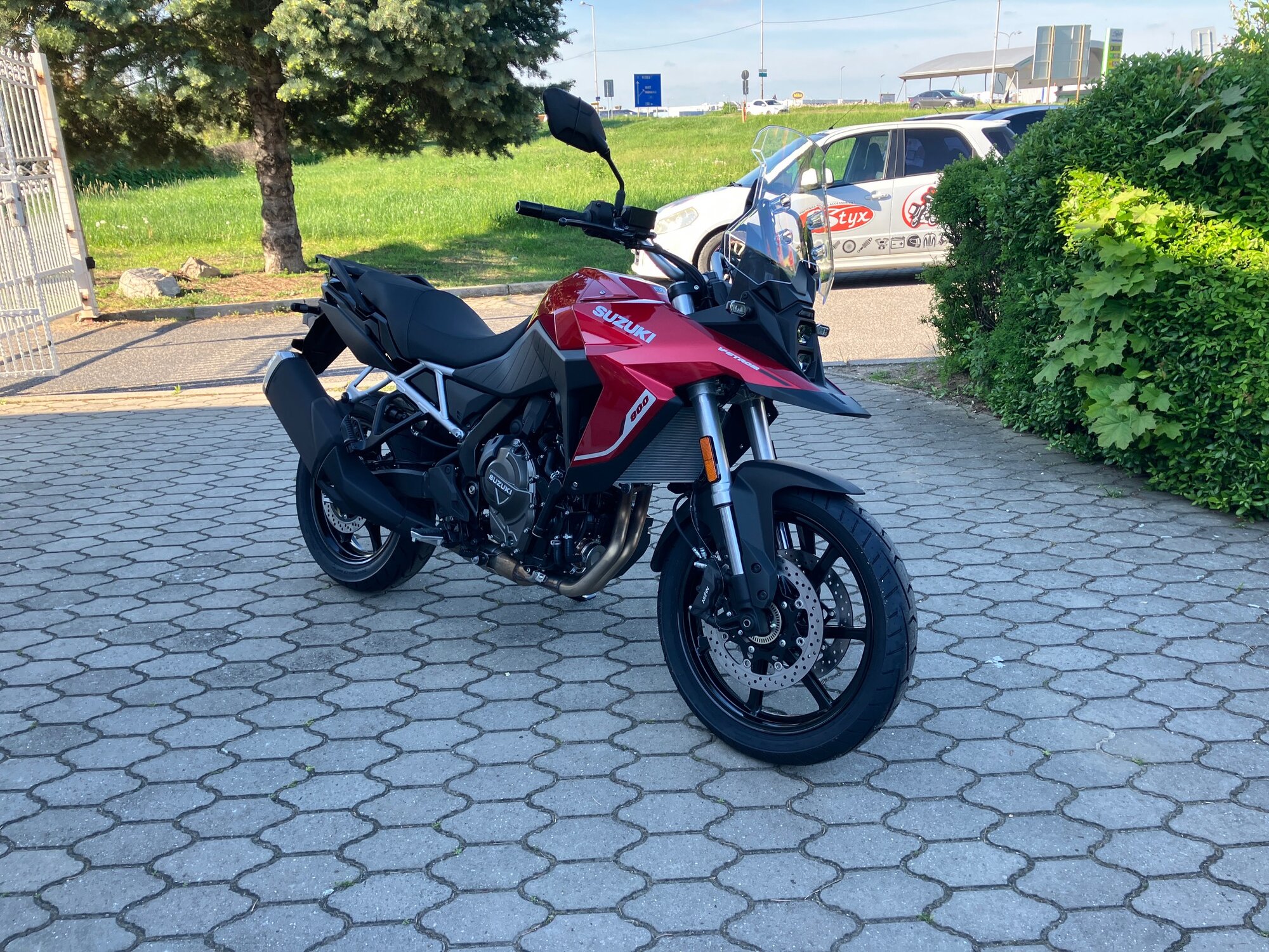 SUZUKI DL800 ČERVENÁ | Styx.sk