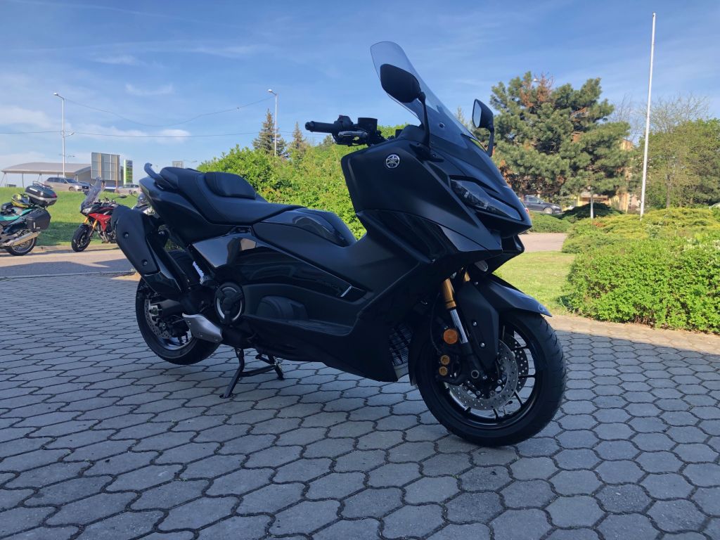YAMAHA TMAX560 DX ČIERNY | Styx.sk